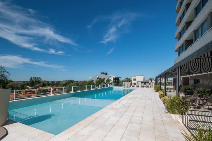 Executive Retreat With Balcony Sauna And Pool - Asunción