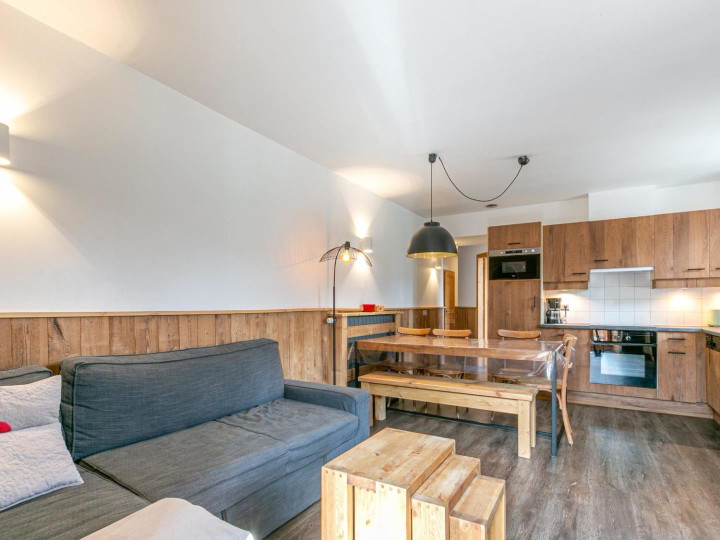 Appartement 4 Pièces Au Centre Du Village - Proche Pistes, Wi-fi, Parking, Balcon - La Clusaz