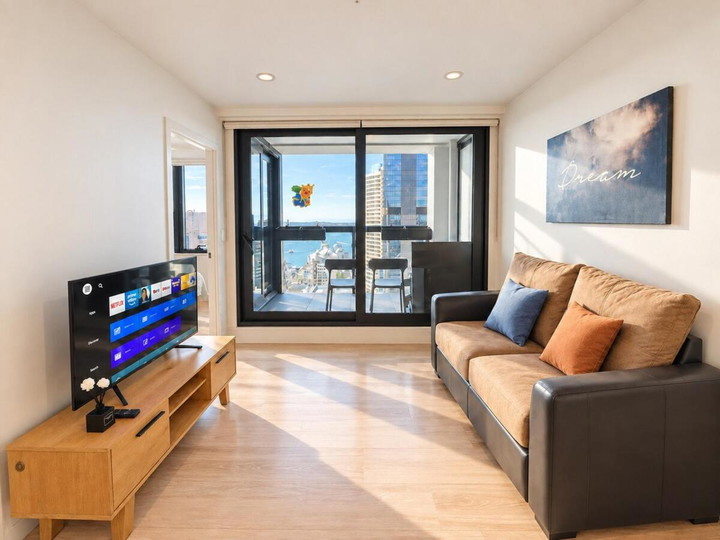 Iconic Cbd Stay With Balcony, Sky Tower & Sea Views V231 - Auckland