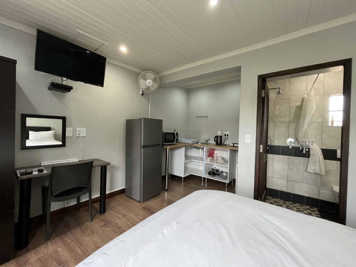 Halleria Self Catering - White River