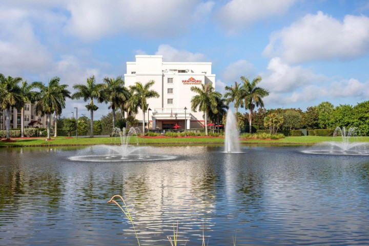 Hawthorn Extended Stay By Wyndham West Palm Beach Airport - Palm Beach Gardens, FL