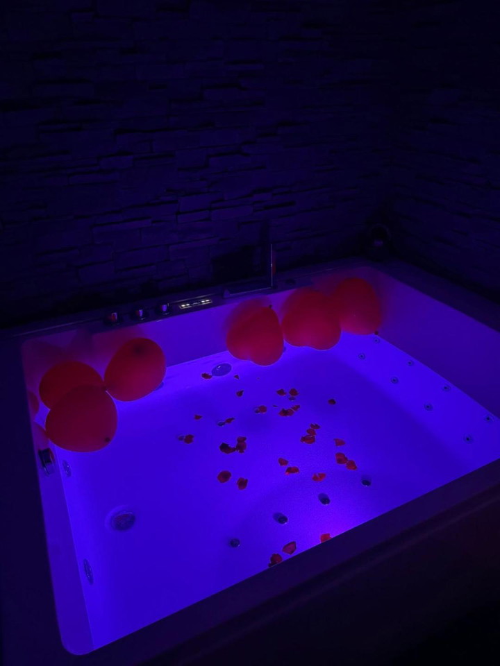 Jungle Suite Romantic - Private Jacuzzi - - Brüssel