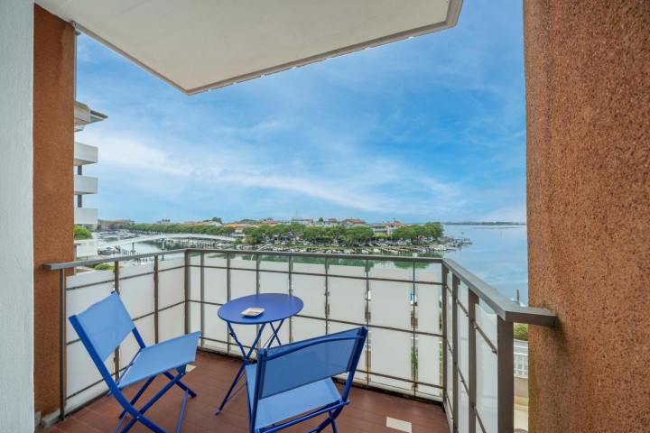 Guesthost - Relais Rosanna Stunning Lagoon-view Apartment - Grado