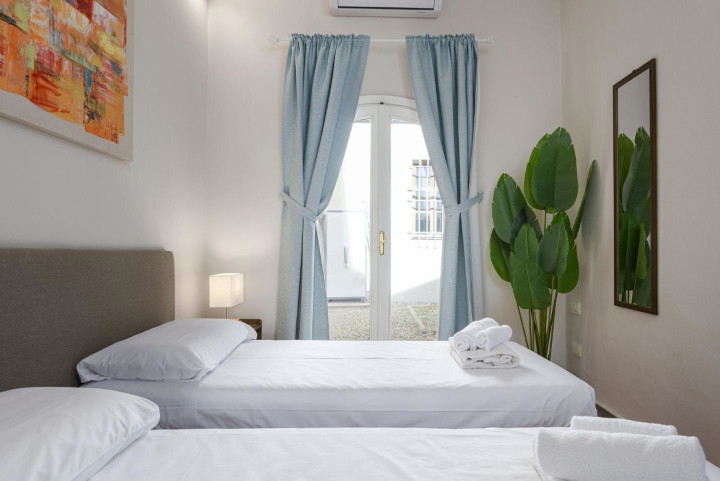 Apartment With Private Garden - Florencia