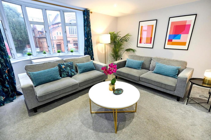 Spacious Modern 3-bed Flat In Westbourne Near Beach - Poole