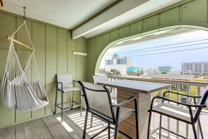 Cozy Carolina Beach Condo W/ Ocean Views! - Carolina Beach, NC
