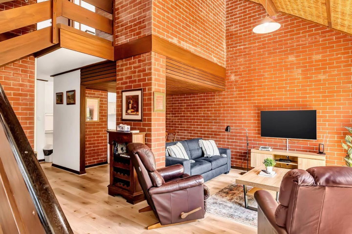 'The Redstone' Experience Adelaide's Inner-east - Stirling