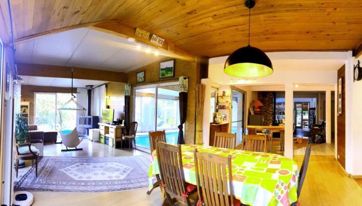 Maison Conviviale 8 Personne Avec Piscine Intérieure, à La Campagne - Ussel