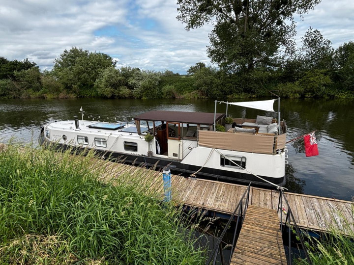 Unique 2 Bed Waterside Retreat Pet Friendly - Tewkesbury