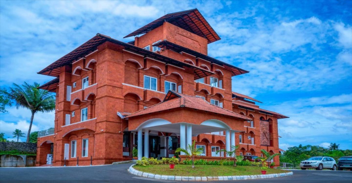 Kumbanad Heritage Hotel - Changanassery