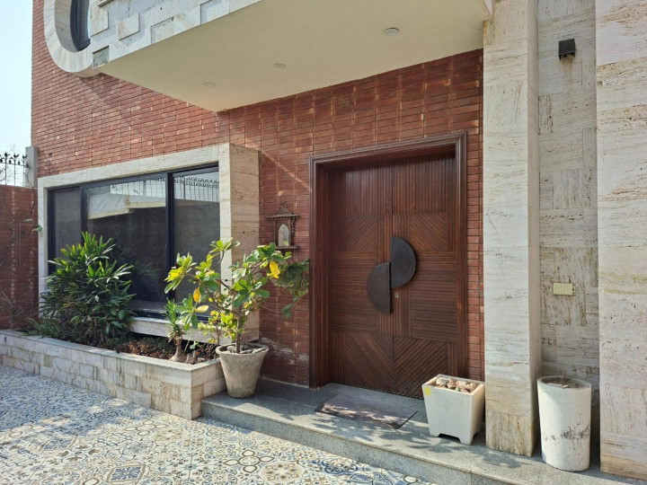 2 Bedroom Serviced Family Home - Lahore