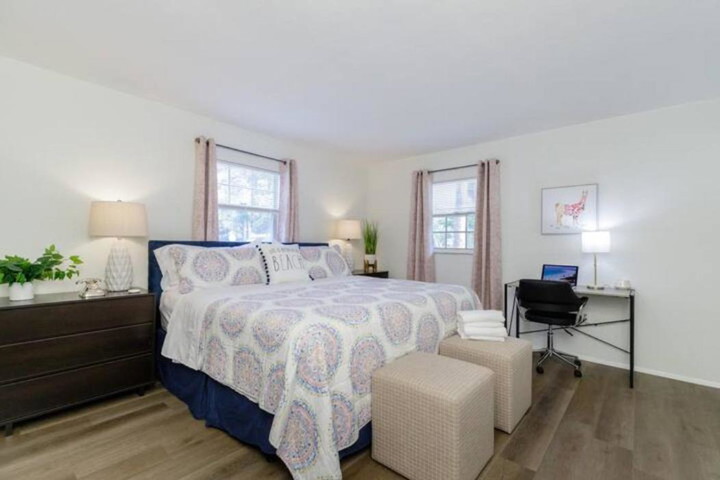 Newly Renovated Two Bedrooms Near Downtown And Beaches - Sarasota, FL