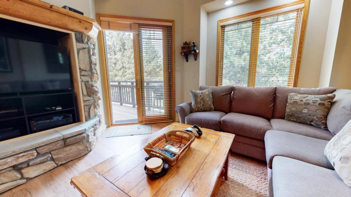 Mammoth Green #111 Condo - Mammoth Mountain, CA