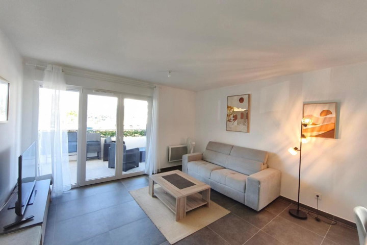 T2 Apartment With Terrace - Ajaccio