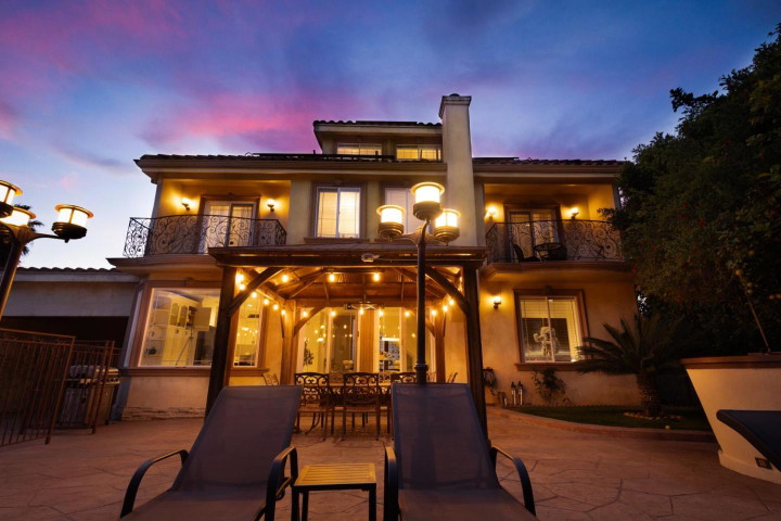 Casa De Palmas Spacious Oasis With Heated Pool - Burbank, CA