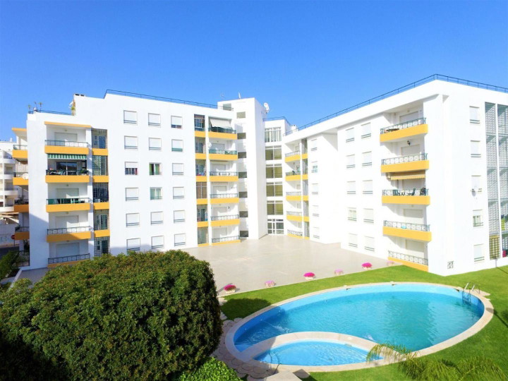 Quiet Apartment Overlooking The Swimming Pool - Armação de Pêra