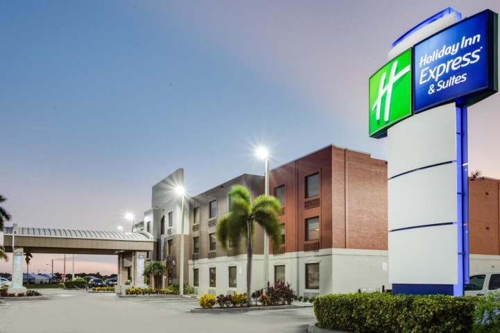 Holiday Inn Express Hotel & Suites Clewiston By Ihg - Karayipler