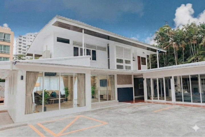 Stay Ekkamai - Private Pool Villa, Central Bangkok - Bangkok
