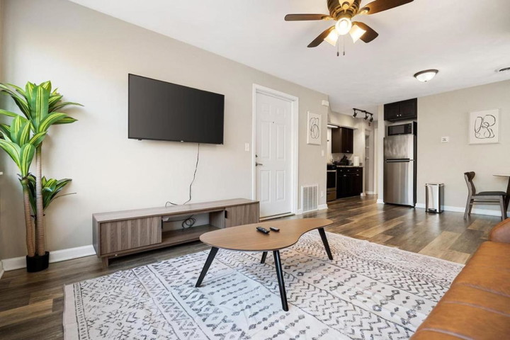 Urban 1bd Moments Away From Dt Peoria - Peoria, IL