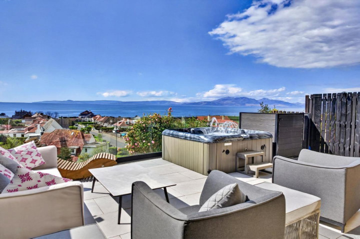Finest Retreats - Seamill Beach House - Largs