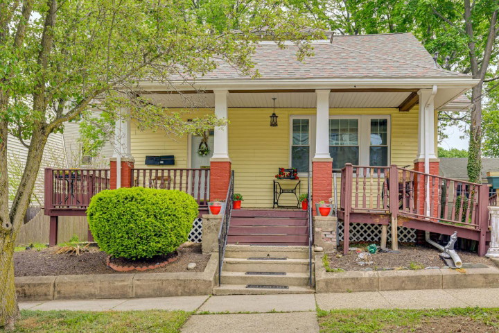 'Nana’s Tiny Flat' East Side Charmer Near Brown - Cranston, RI
