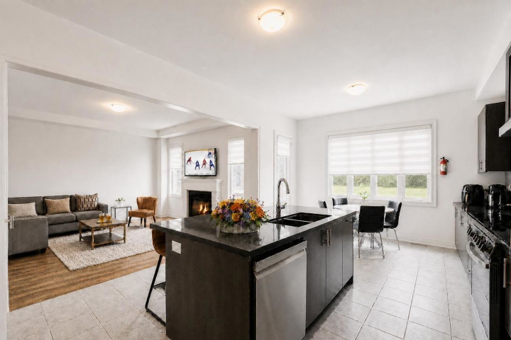 Modern Spacious Luxury Detached-house New In Rh - Ontario