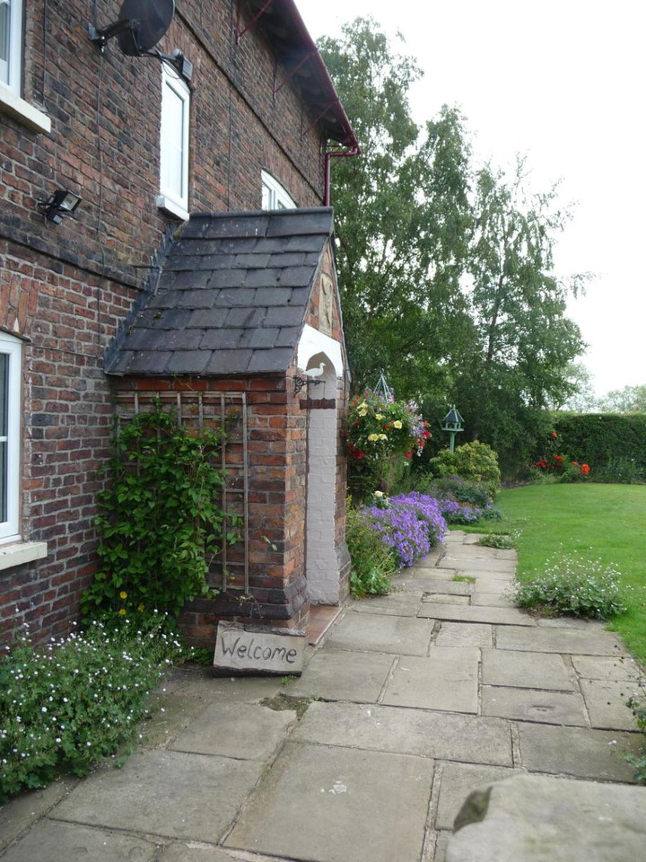 Birtles Farm Bed And Breakfast - Altrincham