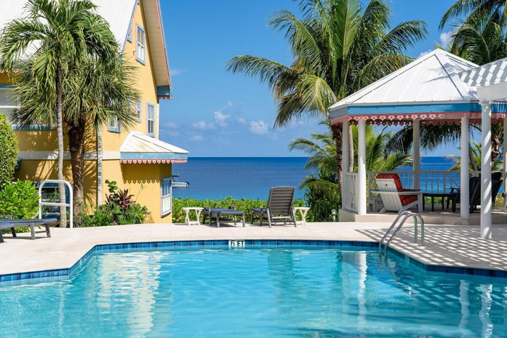 Coconut Bay Villas #113 - Ocean View 2 Br & Pool - Guelph