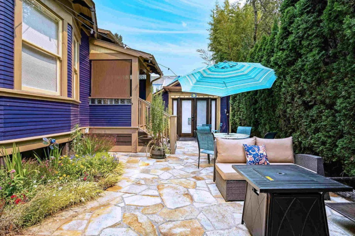 Patio Villa Sleeps 1 To 4 Has 2 Kitchens Gas Fire Pit - オレゴン州