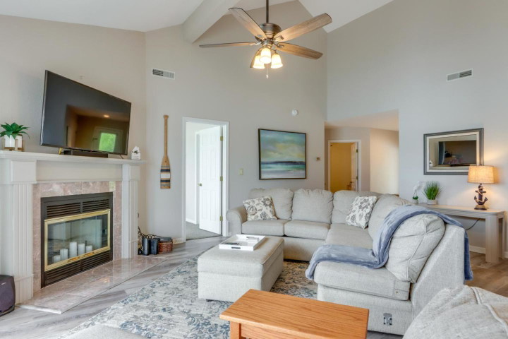 Lakefront Ozark Getaway W/ Views + Community Perks - United States