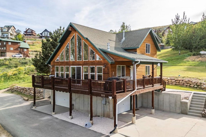 Beary Chill Cabin With Fire Pit - Garden City, UT