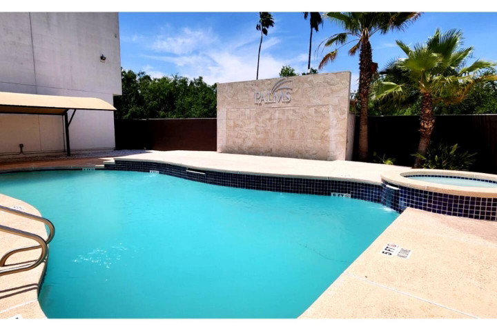 Designer Condo W/ Top Amenities Gated + Pool - Mission, TX