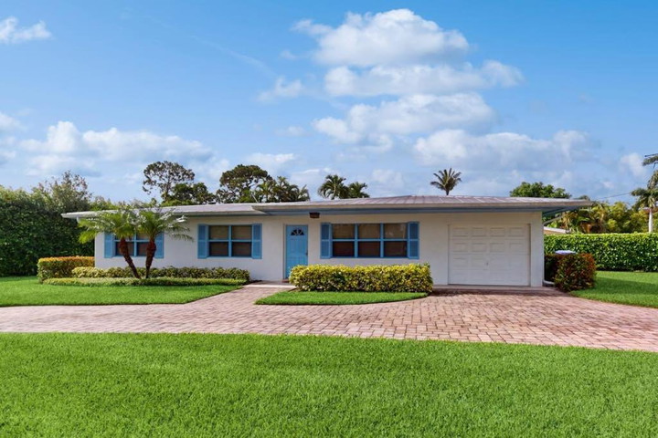 Breezy Bungalow - Naples, FL