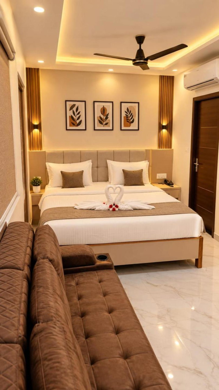 Hotel Vaishnavi Grand - 200 M From 80 Ghat - Varanasi