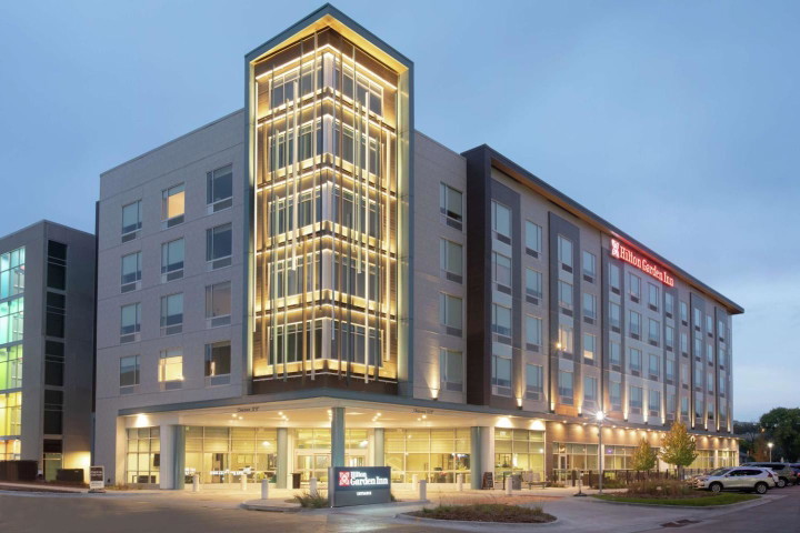 Hilton Garden Inn Omaha Aksarben Village - Omaha, NE