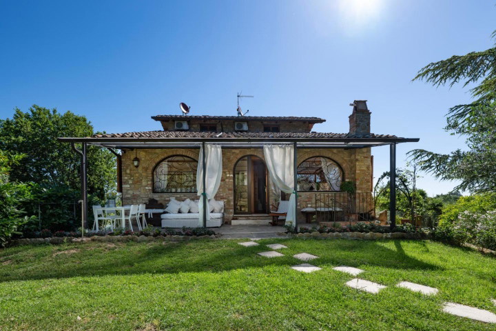 Mikipongtwo - Montepulciano