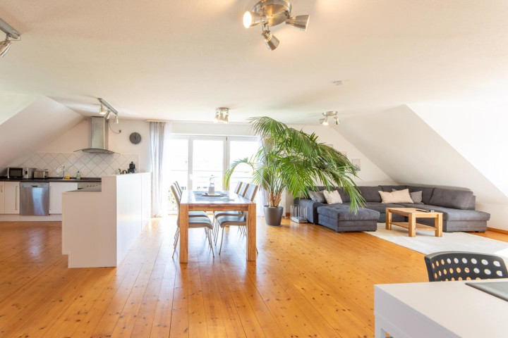 Große 120 Qm Ferienwohnung Für 6-12 Personen Mit Parkplatz Nahe Bamberg - Erlangen