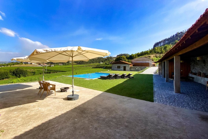 The Farmhouse Ii - A Stunning Farm - Fafe
