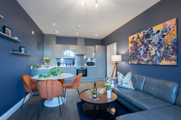Elliot Oliver - Loft Style 2 Bedroom Apartment With Parking In The Docks - Cotswolds