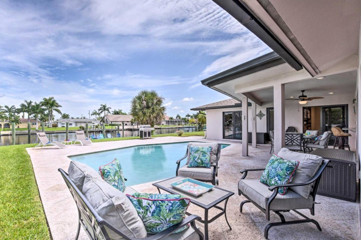 Canalfront Cape Coral Home W/ Private Dock! - 麥爾茲堡