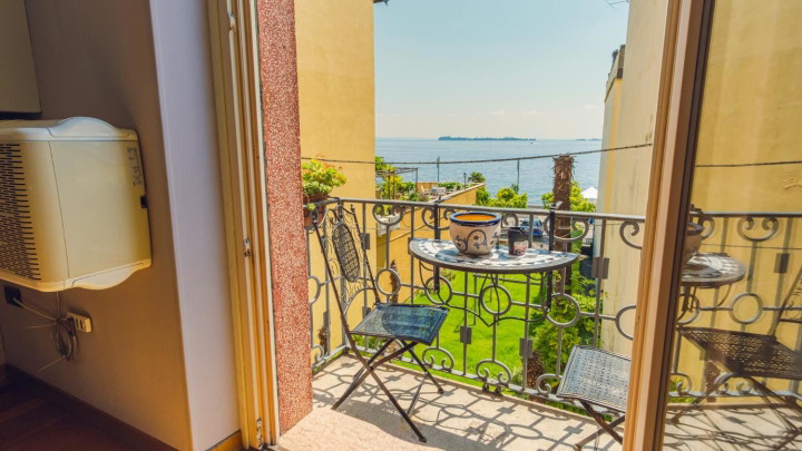 La Finestra Sul Lago - Italian Homing - Gardone Riviera