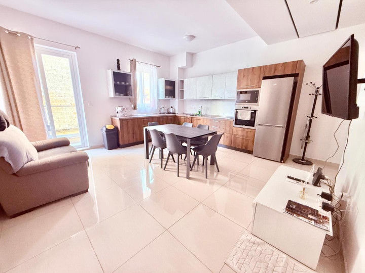 Modern Apartment In Centre Of Gzira - Malta
