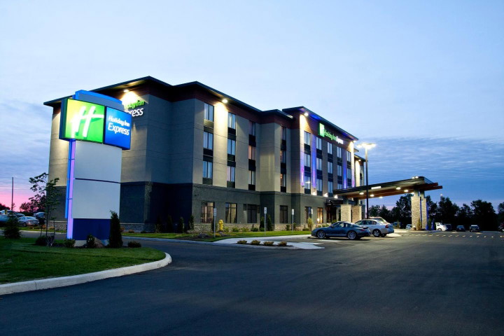 Holiday Inn Express Pembroke By Ihg - Pembroke