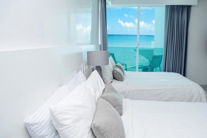 Exclusive Studio On The Beach, Minimalist, Gym, Pool, Jacuzzi, Balcony - Cancún