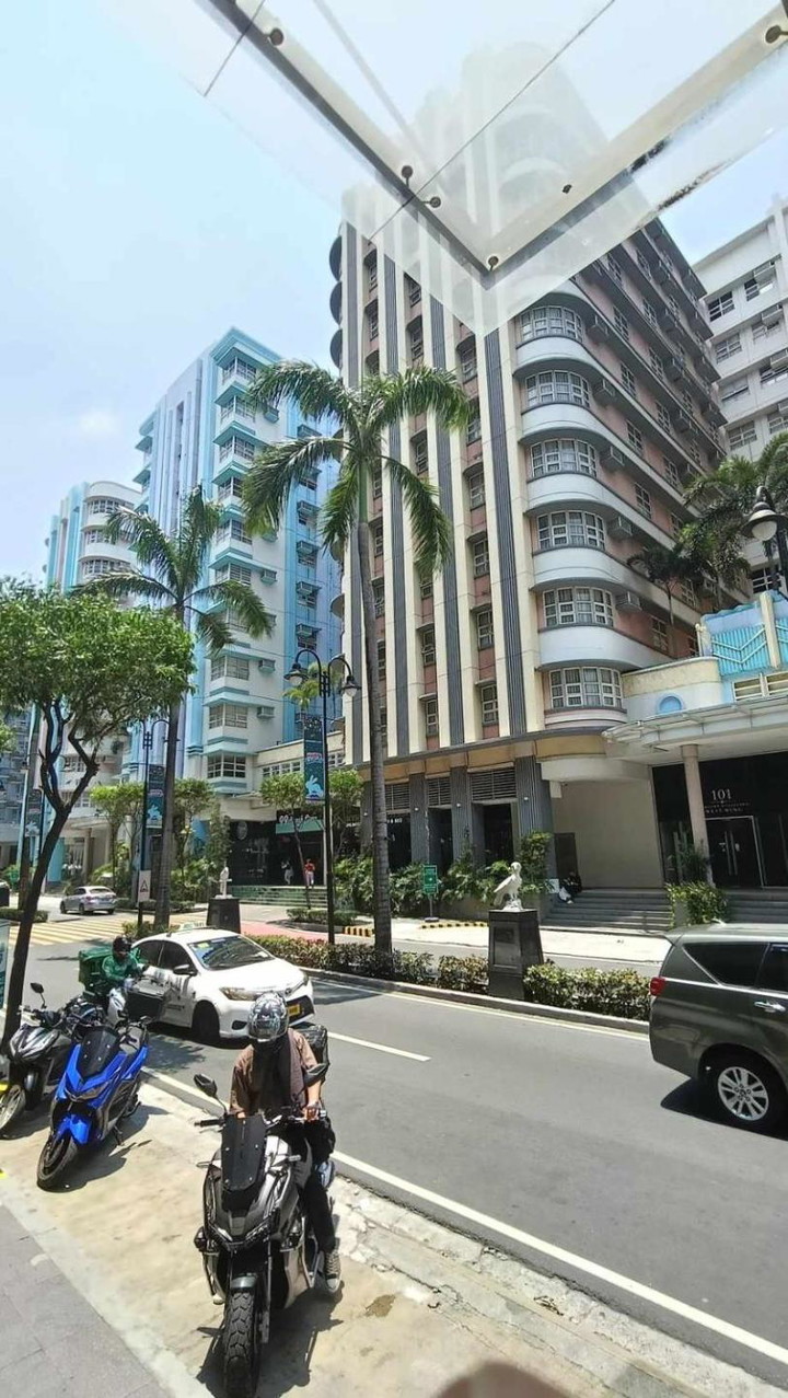 101 Newport Boulevard Near Naia Terminal 3 - Parañaque