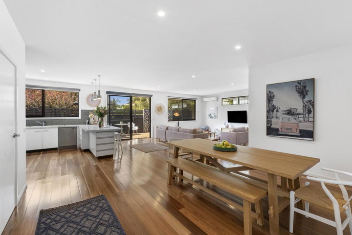 Bridge Beach House Central Barwon Heads Sleeps 12 Walk Everywhere Modern Beach House Disability Accessible - Barwon Heads