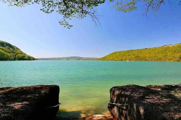 Maison/gîte Familial Dans Le Jura à 200m Du Lac Avec Piscine Privée - Baume-les-Messieurs