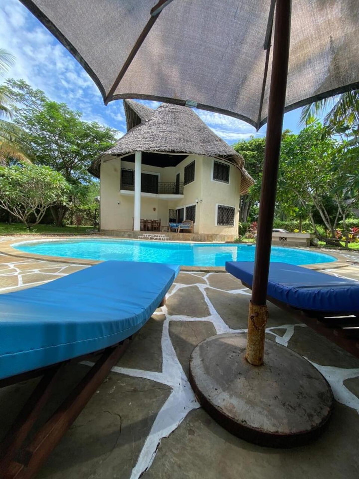 Ace Beach House - Own Compound - Diani Beach
