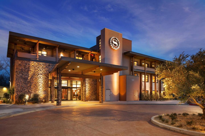 Sheraton Redding Hotel At The Sundial Bridge - Redding, CA