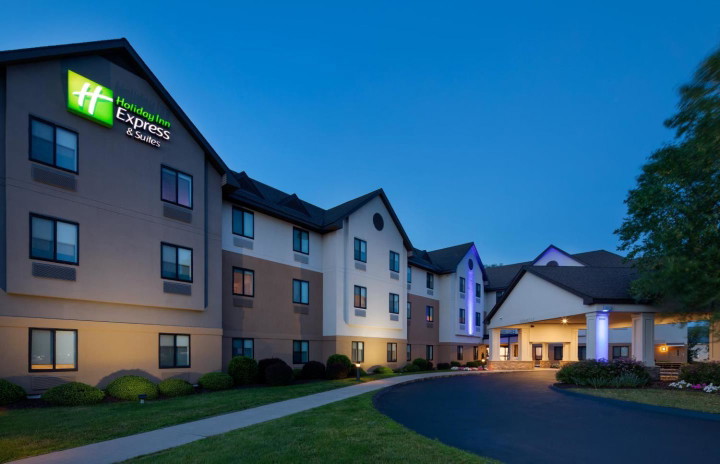 Holiday Inn Express & Suites Bradley Airport By Ihg - Connecticut